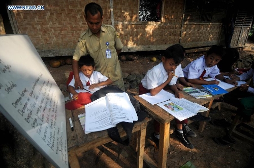 Temporary elementary school built in Indonesia - Global Times