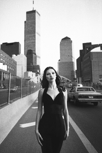 Supermodel Kate Moss unveils rare photos shot first for Bazaar - Global ...