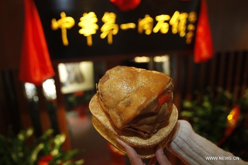 Rare stone resembling Chinese cuisine of Dongpo pork legs seen in north ...