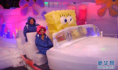 Chinese ice carvers create SpongeBob SquarePants to entertain visitors ...