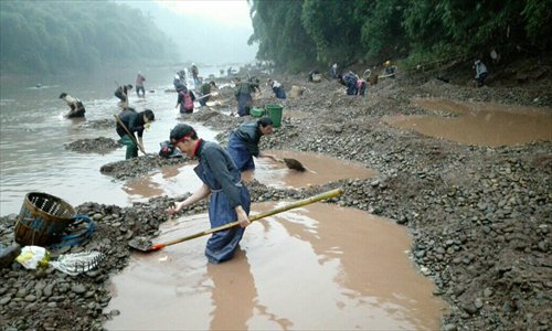 Villagers dig for stones that turn out to be ‘fool’s jade,’ say experts ...
