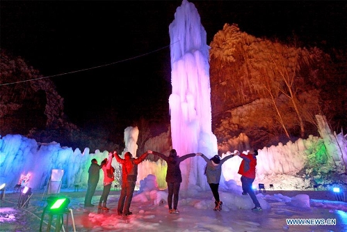 Breathtaking beauty of frozen falls in north China - Global Times