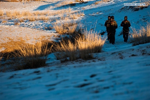 Frontier soldiers take part in training in N China - Global Times