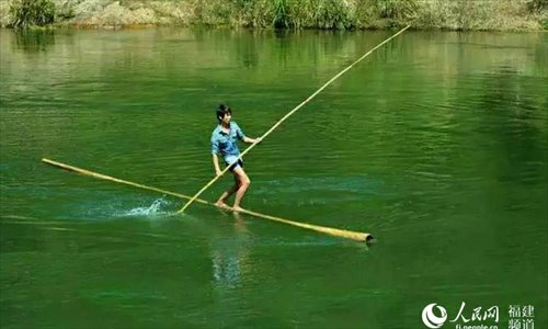 Fantastic show of 'surfing on wooden pole' in Fujian - Global Times