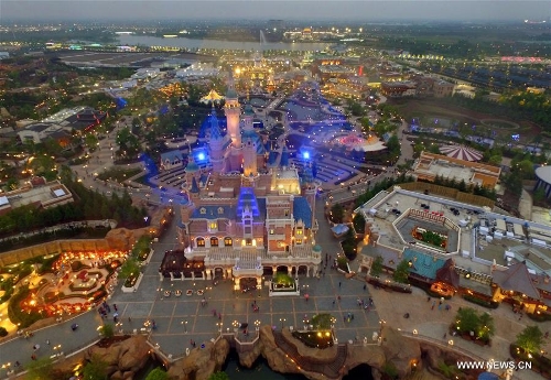 Lighting view of Shanghai Disneyland - Global Times