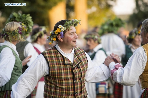 People celebrate midsummer day in Lithuania - Global Times