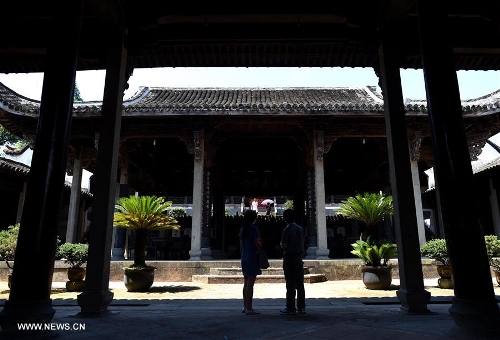 Tourists visit Zhuge Village in east China's Zhejiang - Global Times