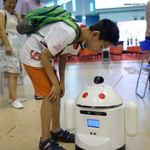 Robot fair displays innovative machinery of college students, NE China ...