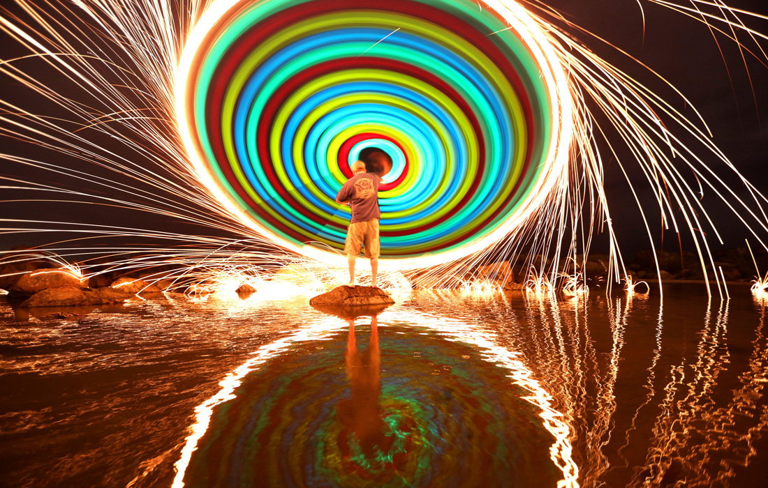 Rainbow-colored light show - Global Times