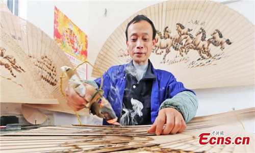 Chinese pyrography fans win fame abroad - Global Times