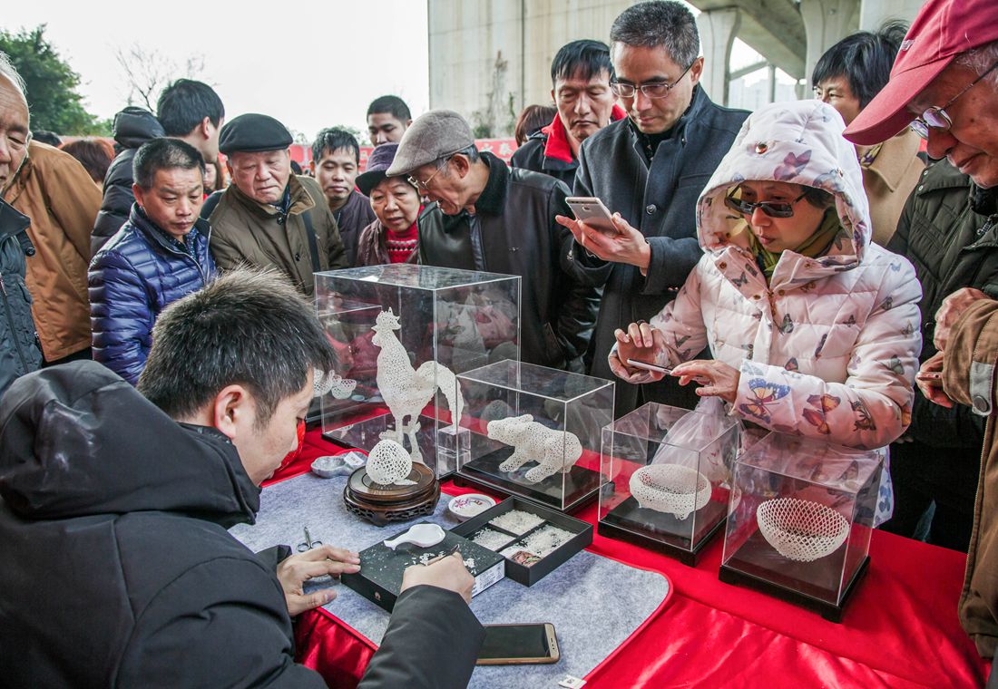 Chinese artist uses rice grains to create awe-inspiring artworks ...