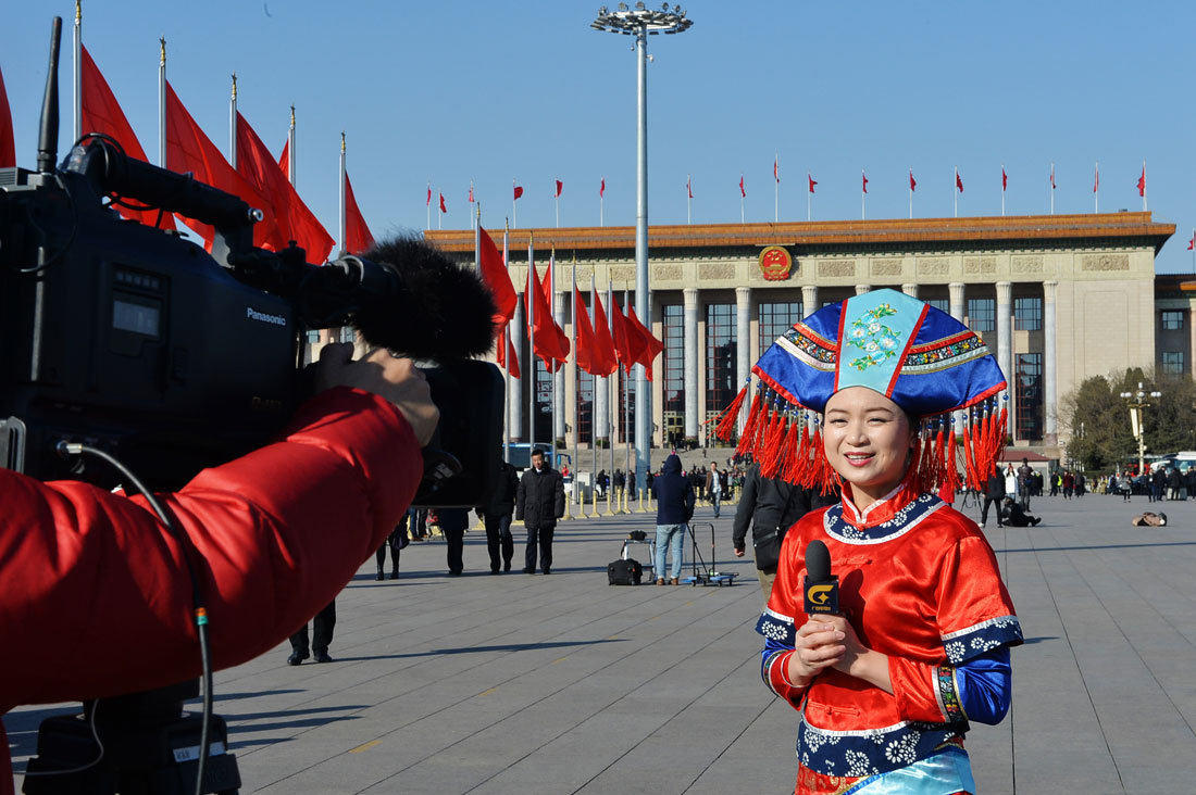 Female reporters shine at two sessions - Global Times