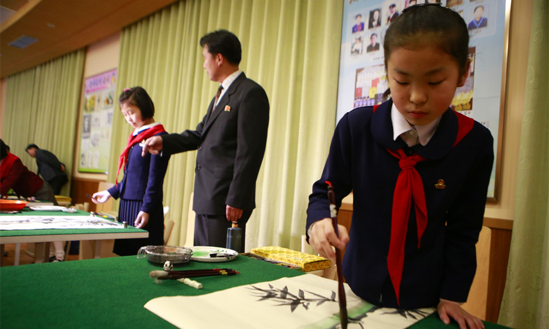 Foreign journalists visit Pyongyang Mangyongdae Children's Palace ...