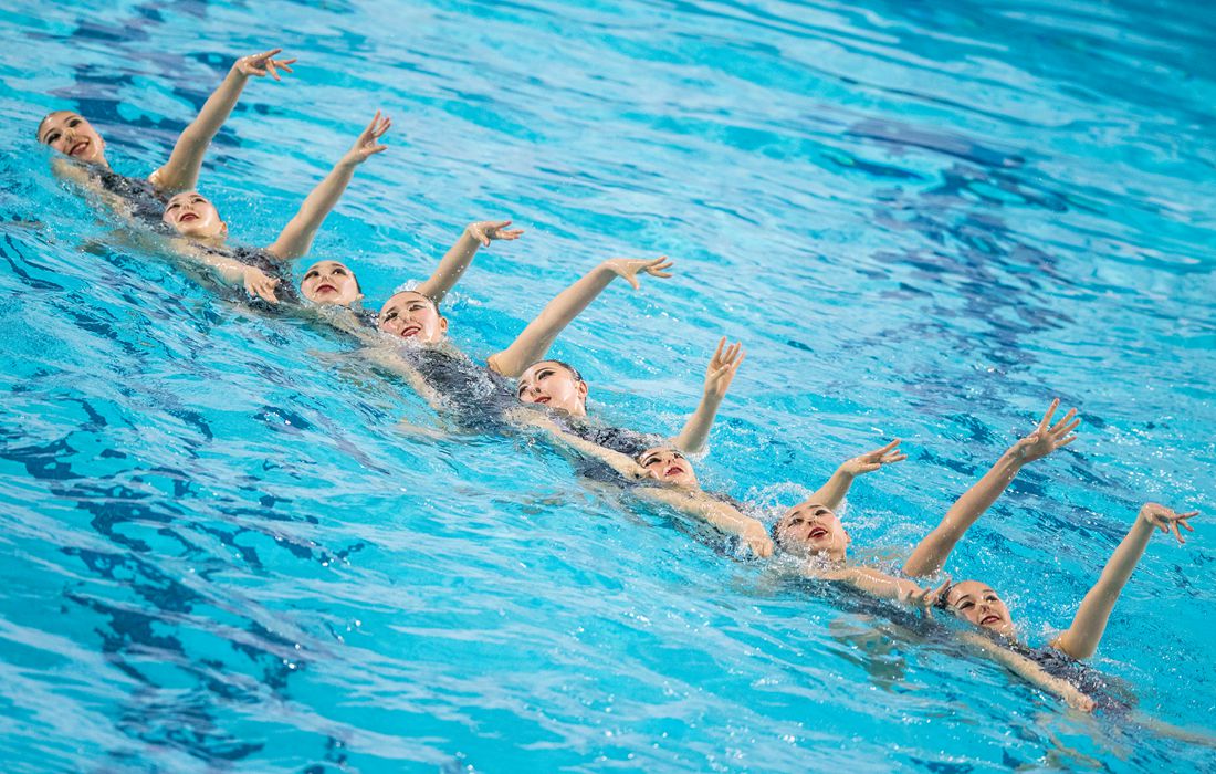 Splash dancers make waves at the Synchronized Swimming World Series in ...