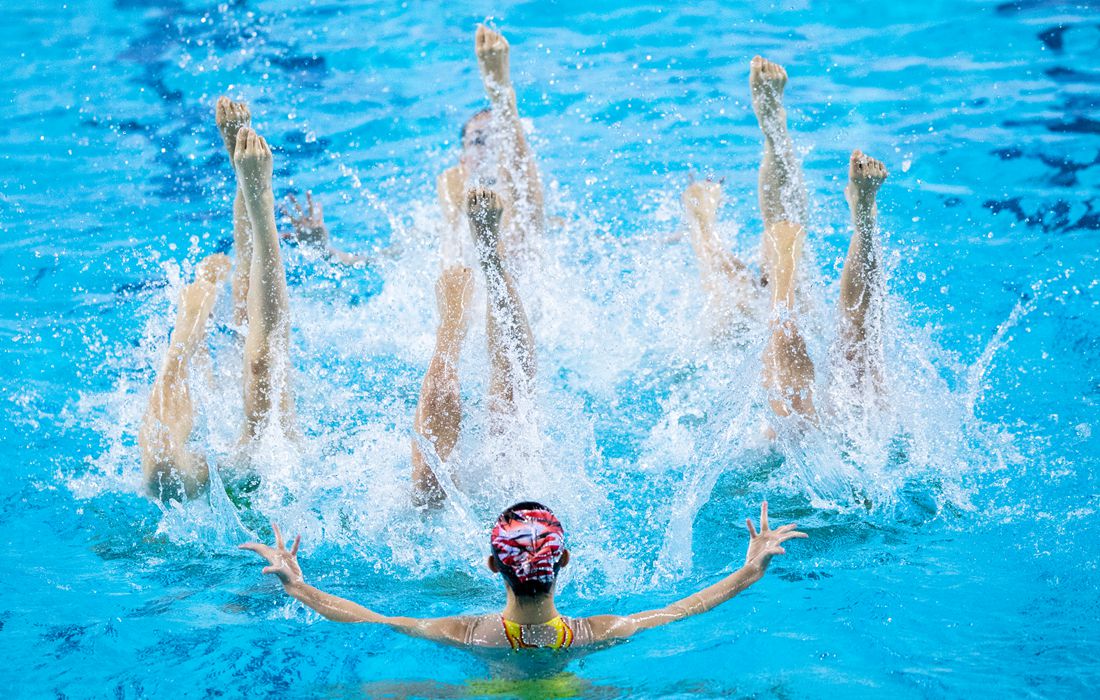 Splash dancers make waves at the Synchronized Swimming World Series in ...