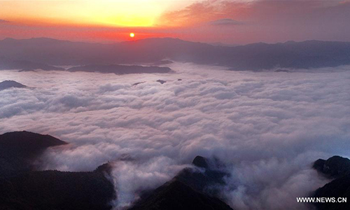 Sea of clouds over meadows in NW China's Shaanxi - Global Times