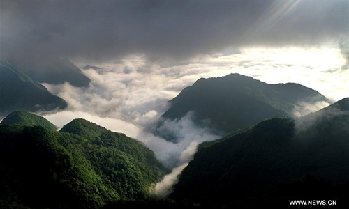 Sea of clouds over meadows in NW China's Shaanxi - Global Times