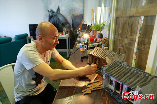 Nostalgic man makes building miniatures - Global Times