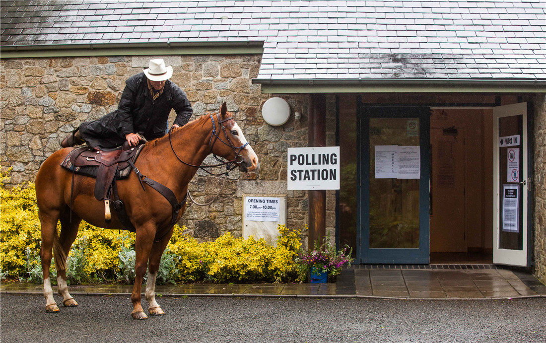 Animals steal the show at polling stations - Global Times