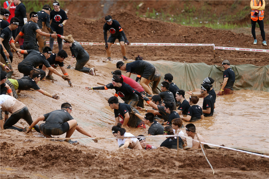 6,000 warriors participate in 2017 Spartan Race in Beijing - Global Times