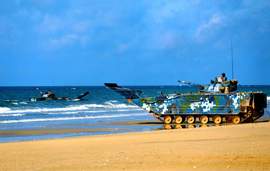 Marines in live-fire training - Global Times