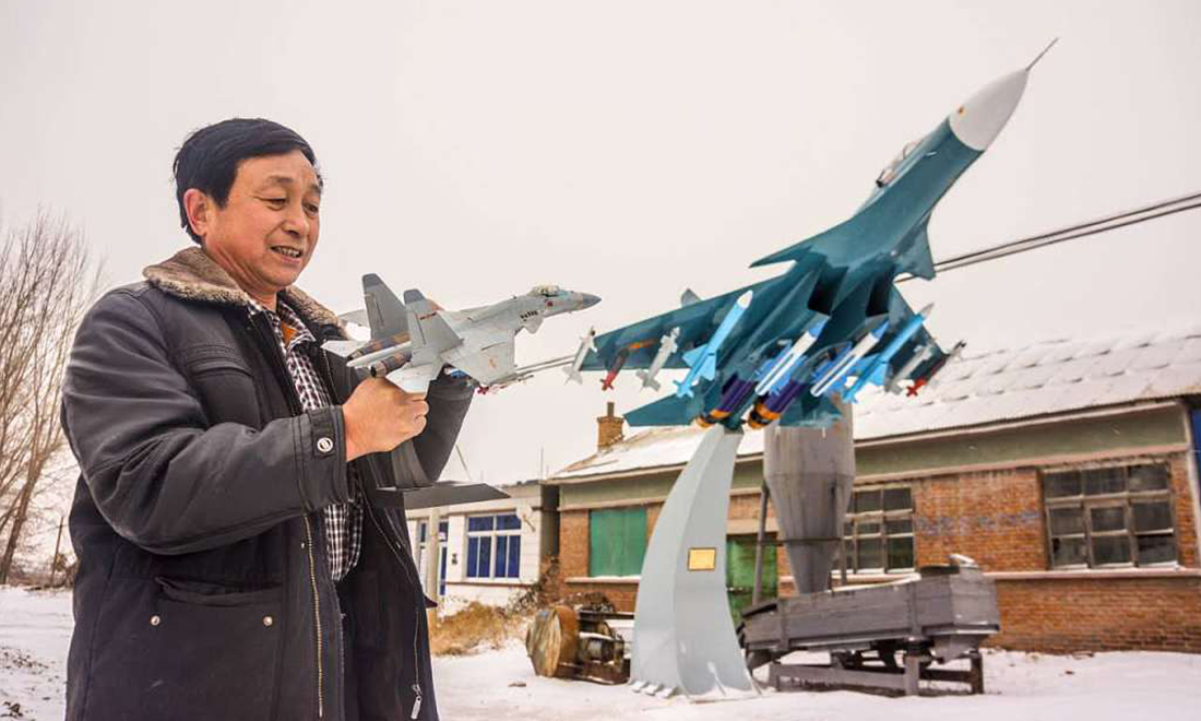 Chinese enthusiasts build giant military replicas - Global Times