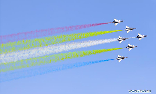 China's L-15 advanced jet trainer showcased at Dubai Airshow ...