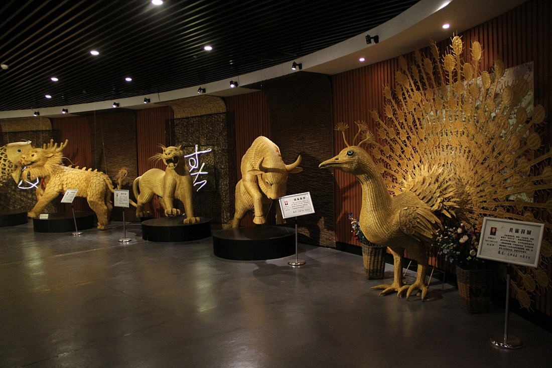 Giant wicker animal statues on display in Shandong Province - Global Times