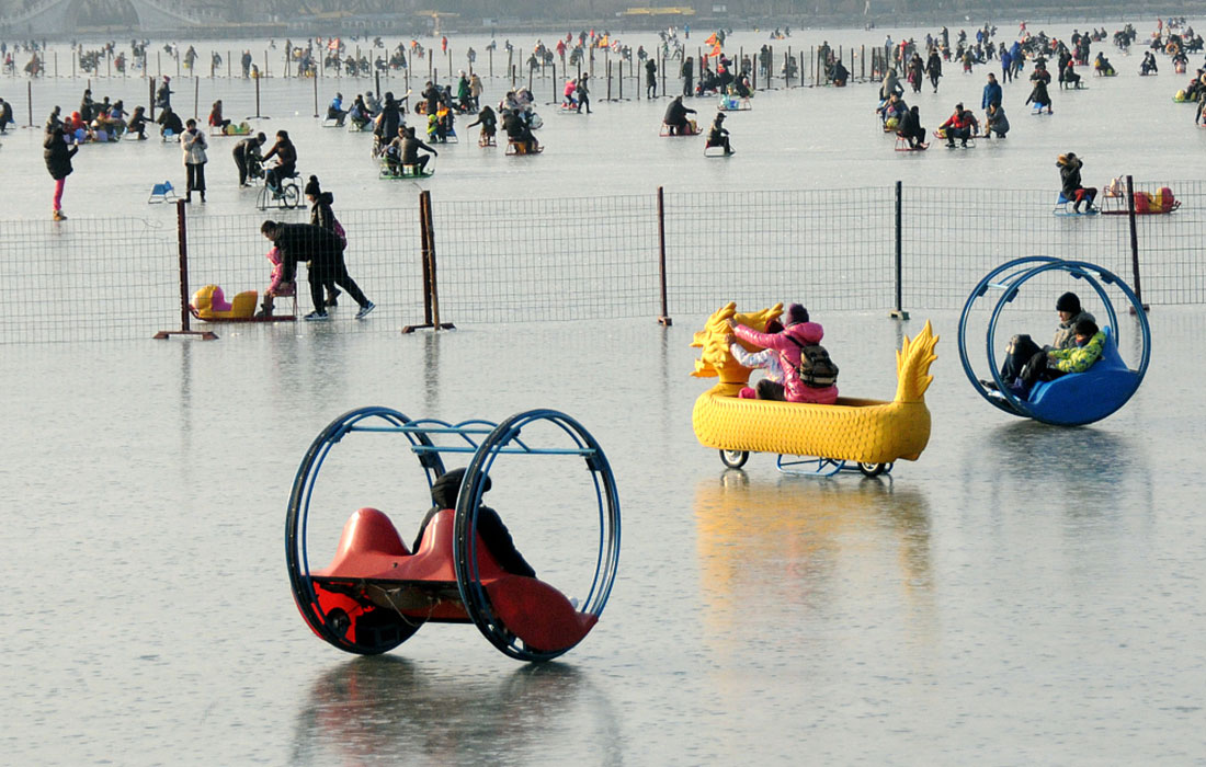 Ice skating at Beijing’s Summer Palace - Global Times