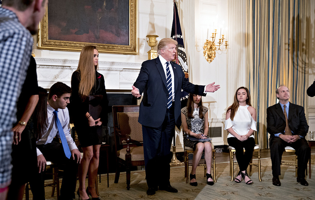Trump meets with high school students and teachers on gun violence ...