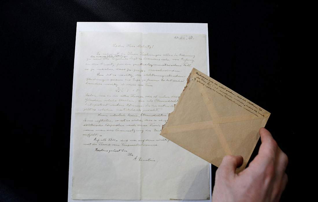Einstein letter on physics, affectionate note sold in Jerusalem ...
