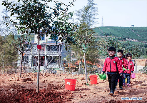 Children's tree planting activity held in E China's Zhejiang - Global Times