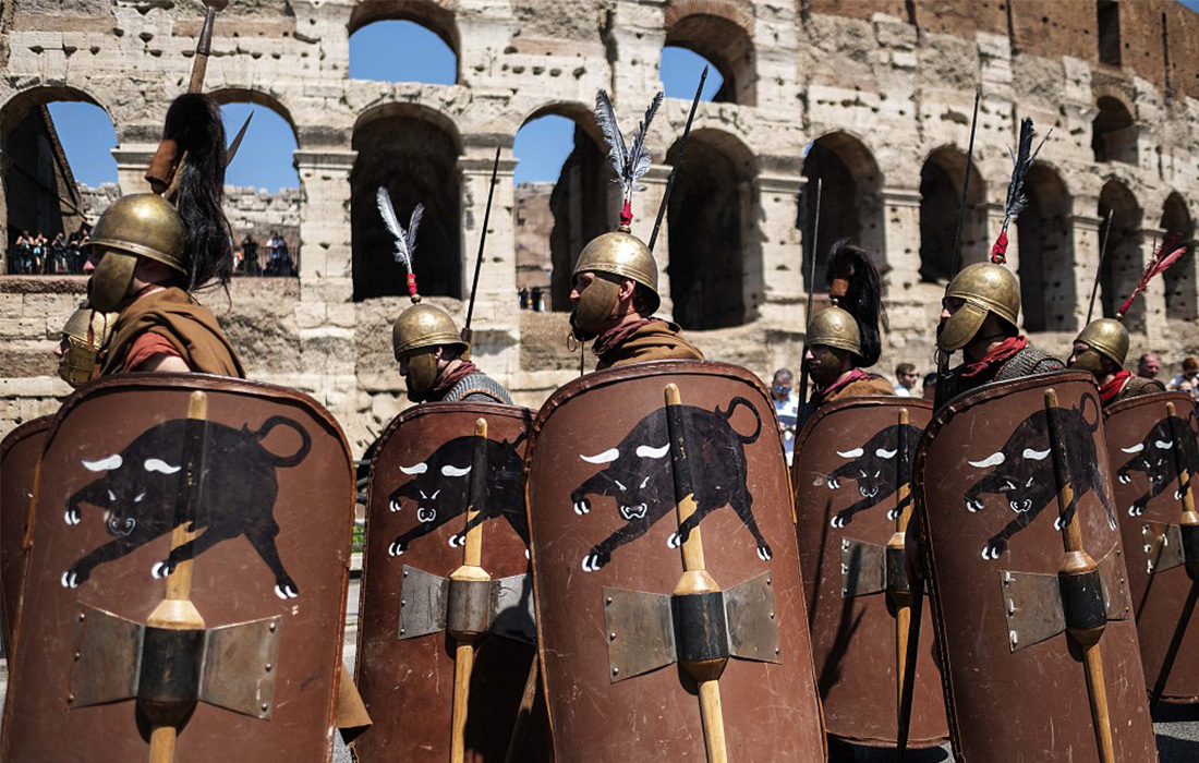 People march in ancient costumes to celebrate 2,771st anniversary of ...