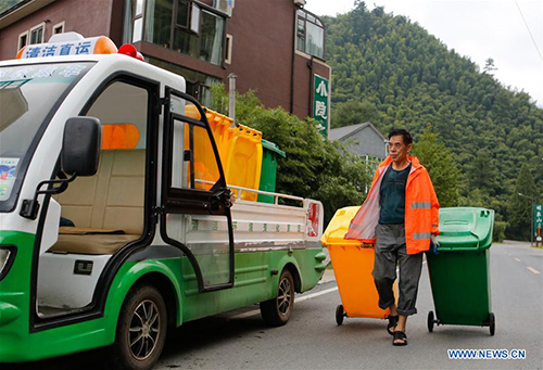 People encouraged to do garbage sorting in rural areas in E China's ...