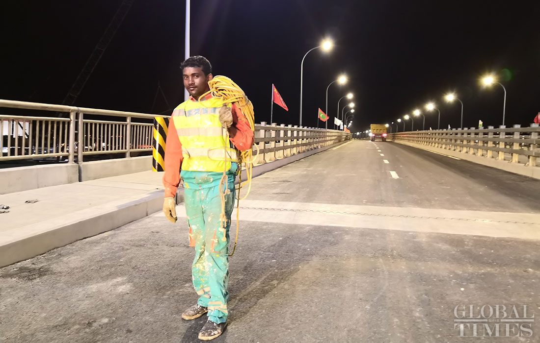 Workers put final touches on China-Maldives Friendship Bridge in Male ...