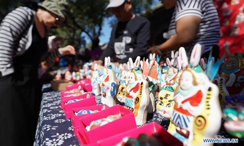 Cultural activities held at Beijing Folk Custom Museum to celebrate Mid ...