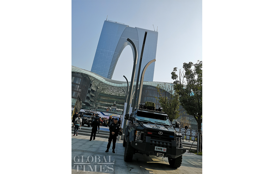 People take closer look at Police Open Day in Suzhou on Saturday ...