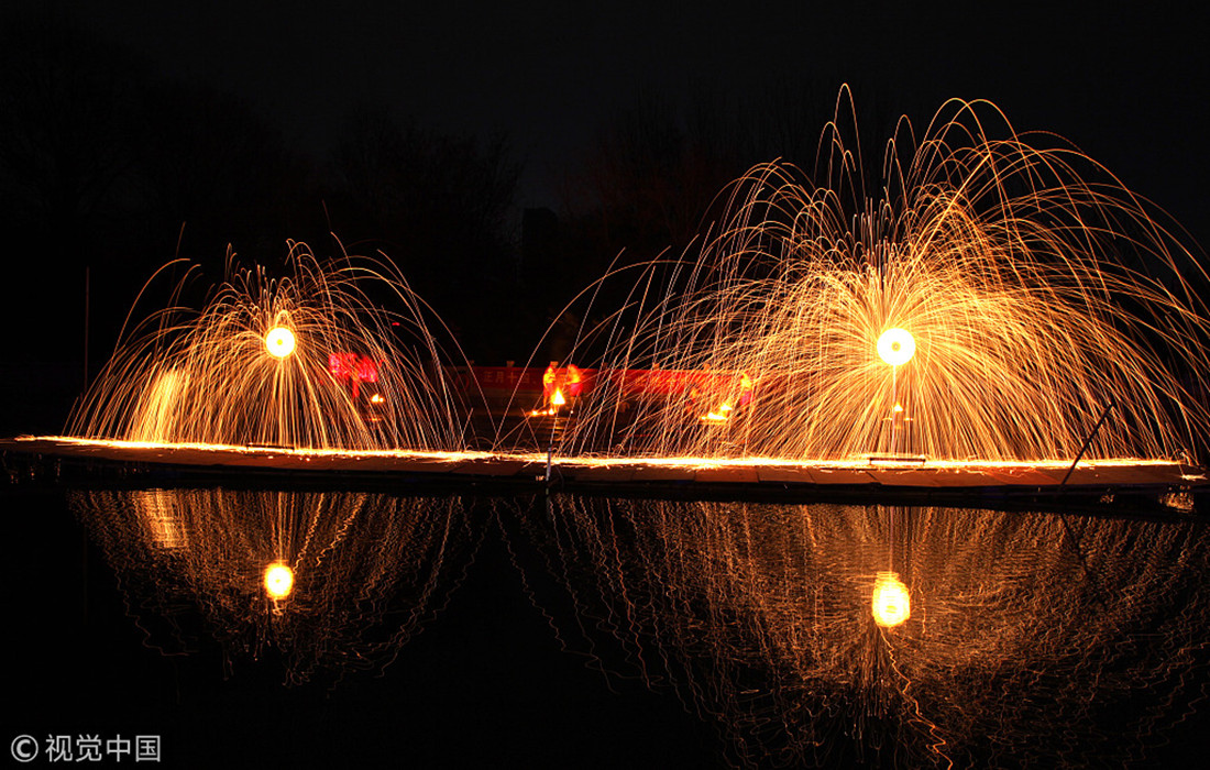 Molten iron fireworks greet upcoming Lantern Festival across China ...