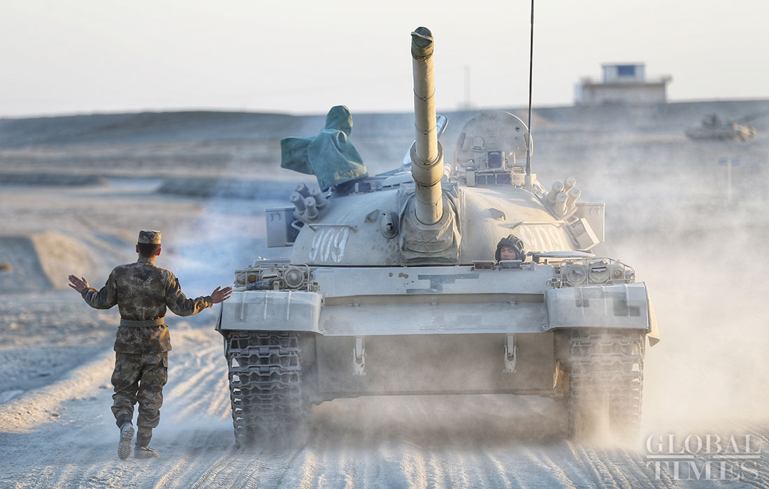 Armored brigade in China’s Xinjiang Military Area conduct grade ...