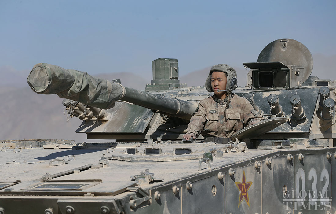 Armored brigade in China’s Xinjiang Military Area conduct grade ...