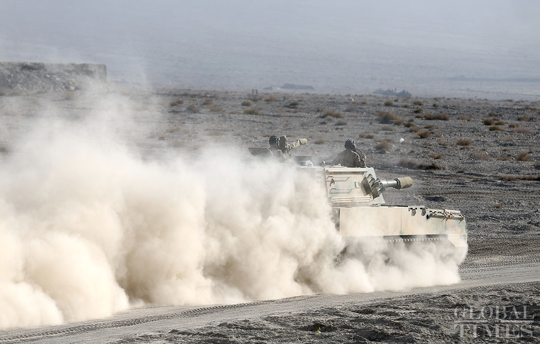 Armored brigade in China’s Xinjiang Military Area conduct grade ...