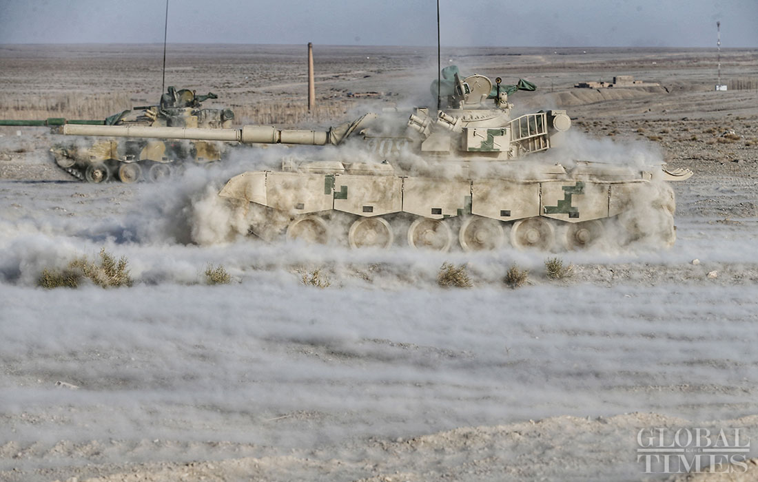 Armored brigade in China’s Xinjiang Military Area conduct grade ...