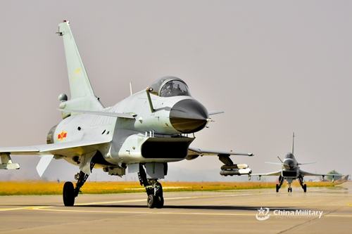 J-10 fighter jets conduct free air combats - Global Times