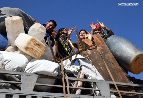 Displaced Syrians leave rebel-held Rukban refugee camp - Global Times
