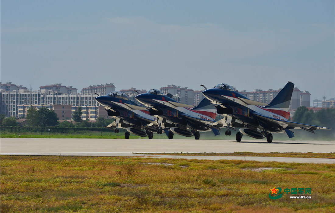 Chinese PLA Air Force August 1st aerobatic team performance - Global Times