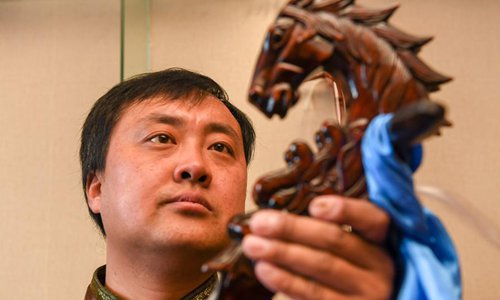 Pic story of horse head fiddle maker in northeast China's Jilin ...