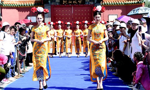Cheongsam show - Global Times