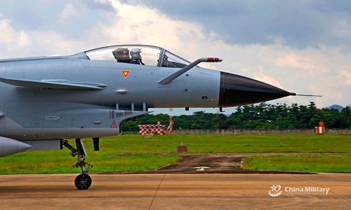J-10 fighter jets take off simultaneously for sorties - Global Times