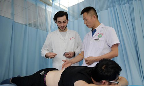 Kazakhstani student studies acupuncture in China - Global Times