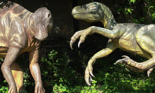 Dinosaur sculptures displayed in Budapest, Hungary - Global Times